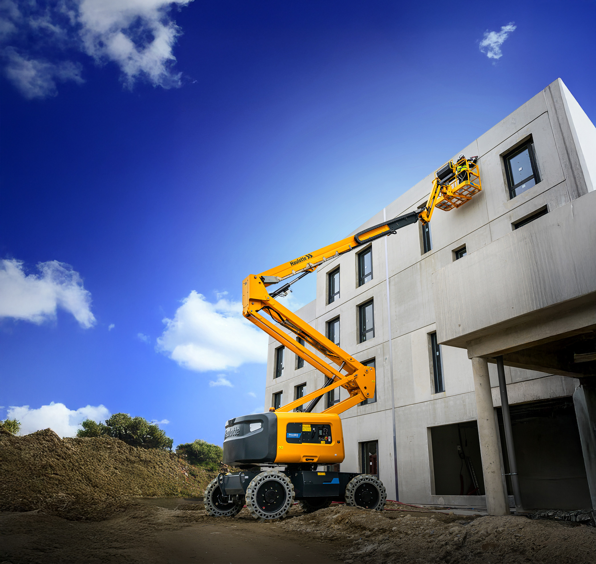 Haulotte launches the next generation of 20m Pulseo range HA20 E and ...